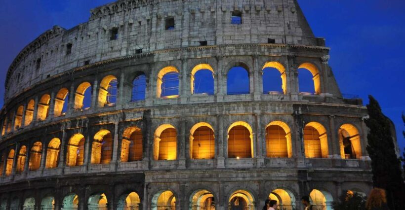 Rome: Private Night Walking Tour - Discovering Rome by Night: An Authentic Experience