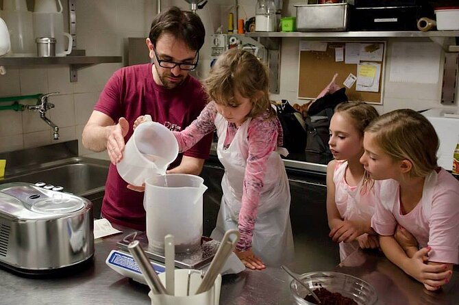 Rome: Private Pasta & Cake Traditional Cooking Class for Families - Key Points