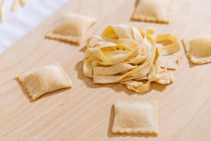 Rome: Ravioli, Fettuccine and Tiramisu Cooking Class - Key Points