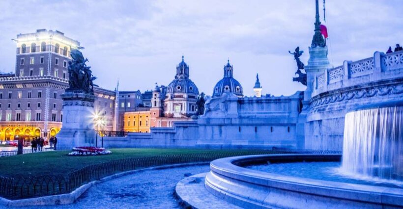 Rome: Rome at Night Evening Historical Walking Tour - Key Points