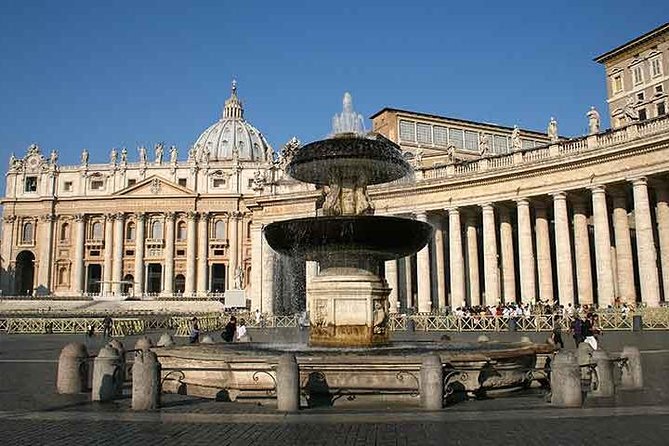 Rome S 8 Best Highlights Half Day Private Tour - Piazza Navona: A Vibrant Public Square