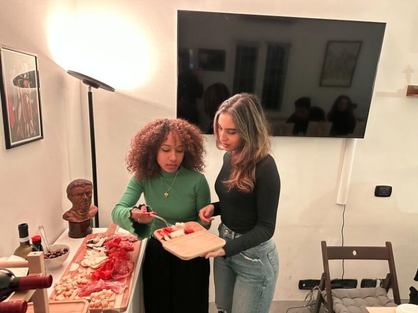 Rome: Small-Group Art Class with Wine - Key Points