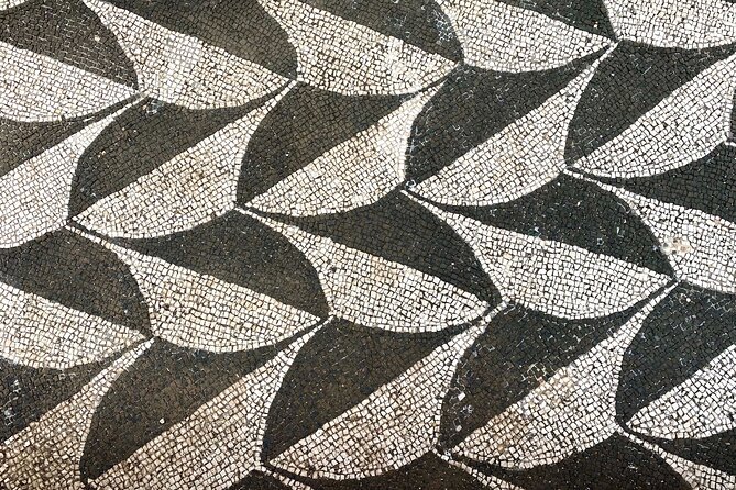 Rome: Small-Group Tour of Caracalla Baths and Circus Maximus - Experiencing Romes Ancient Leisure Activities