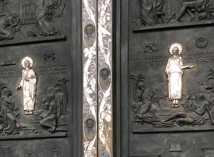 Rome: St. Paul's Basilica, Sarcophagus, & Holy Door Tour - FAQ
