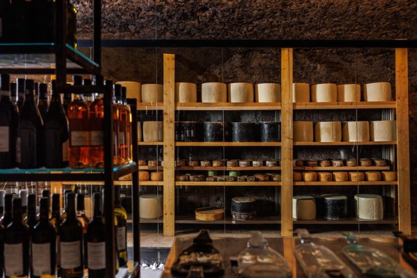 Rome: Taste in Testaccio gastronomic rarities in an aging cave - An In-Depth Look at the Experience