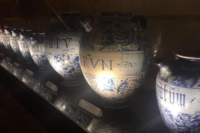 Rome: Trevi Fountain District and Underground Domus Guided Tour - Highlights of the Vicus Caprarius