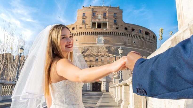 Rome: Vatican, St Peters Sq & Castel SantAngelo PhotoShoot - Second Stop: St. Peter’s Square