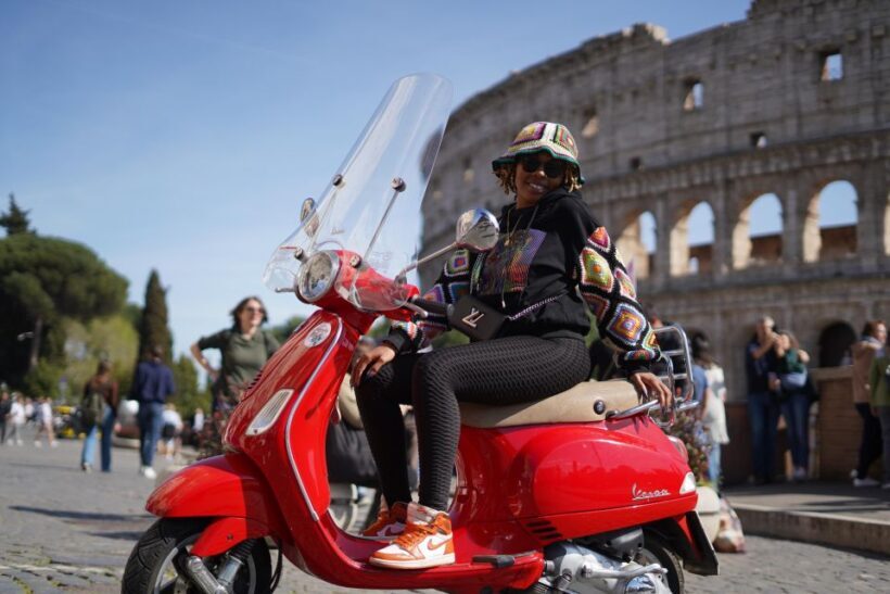 Rome: Vespa Sightseeing Tour with 25 Professional Pictures - FAQ