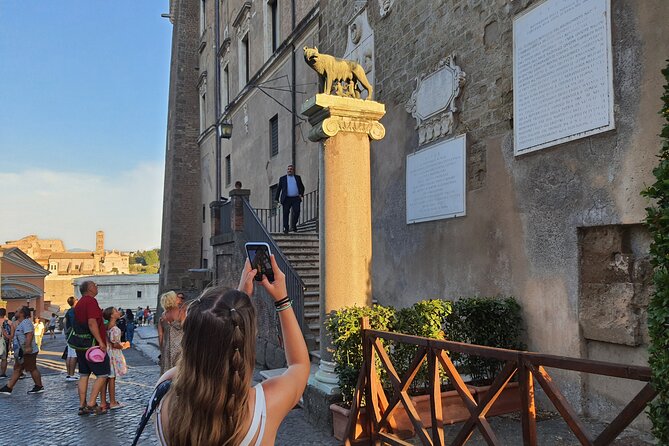 Rome Vittoriano Capitol Hill and Aracoeli Guided Tour with Maria - Key Points