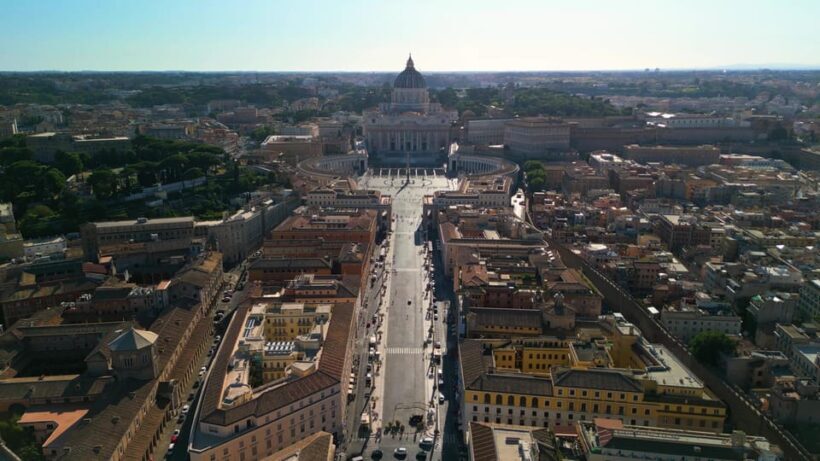 Rome: Walking Tour with Hosted Access to Vatican - A Balanced Perspective