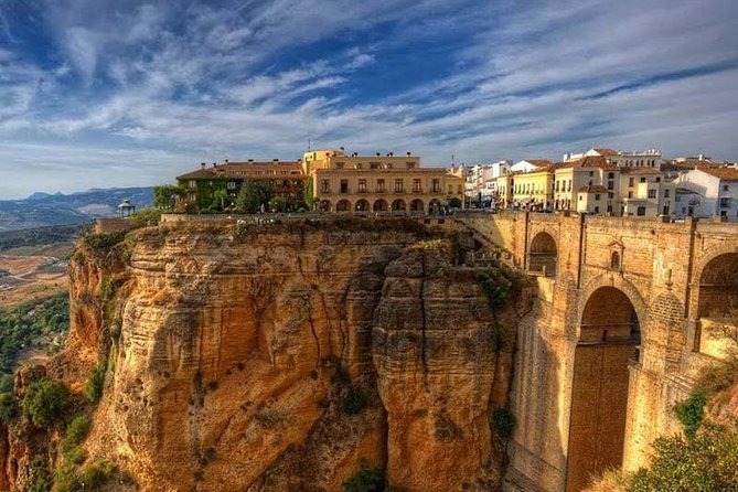 Ronda and the white village of Arcos de la Frontera Private Tour from Cadiz - Visiting Arcos de la Frontera: A Cliffside Gem