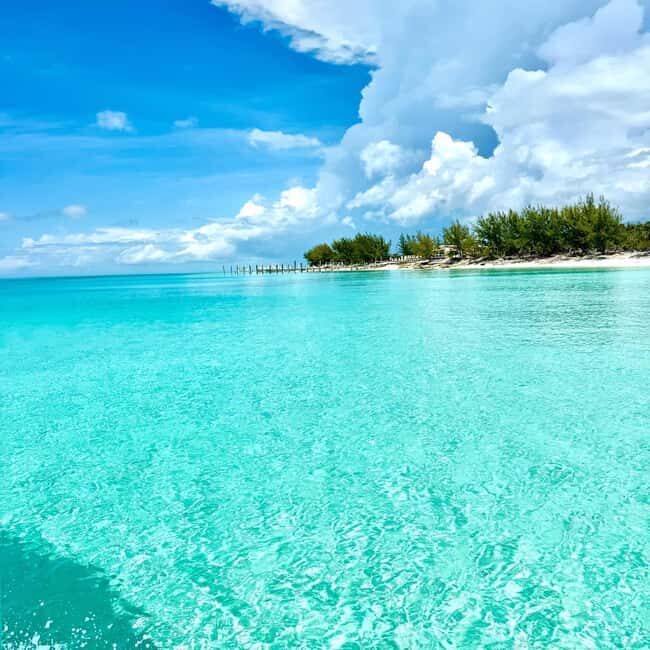 Rose Island: Pig Beach, Snorkeling, Sea Turtles, Beach - Exploring Rose Island and Gilligans Island