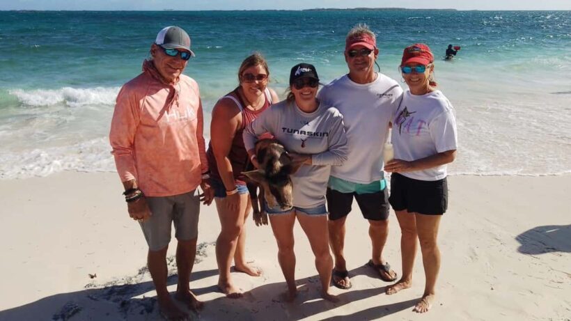 Rose Island: Pig Beach, Snorkeling, Sea Turtles, Beach - Authenticity and Local Culture