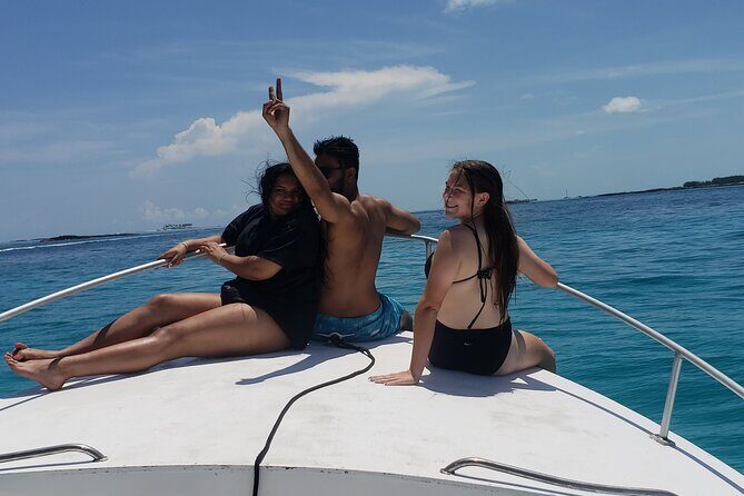 Rose Island: Private Snorkeling, Fishing, and Swimming with Pigs - FAQ