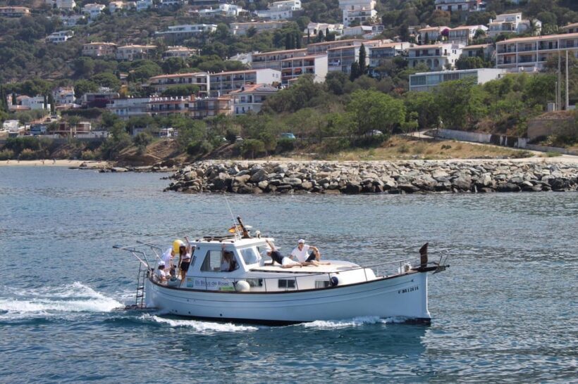 Roses: Rent the boat and live an unforgettable experience - Practical Considerations
