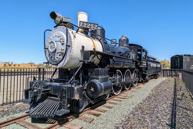 Roseville California Scavenger Hunt Walking and Game - A Closer Look at the Roseville Scavenger Hunt Walking Tour