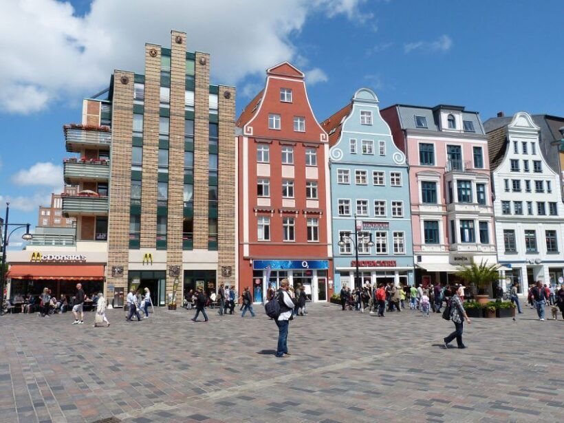 Rostock: Express Walk with a Local in 60 minutes - The Experience: What It Feels Like