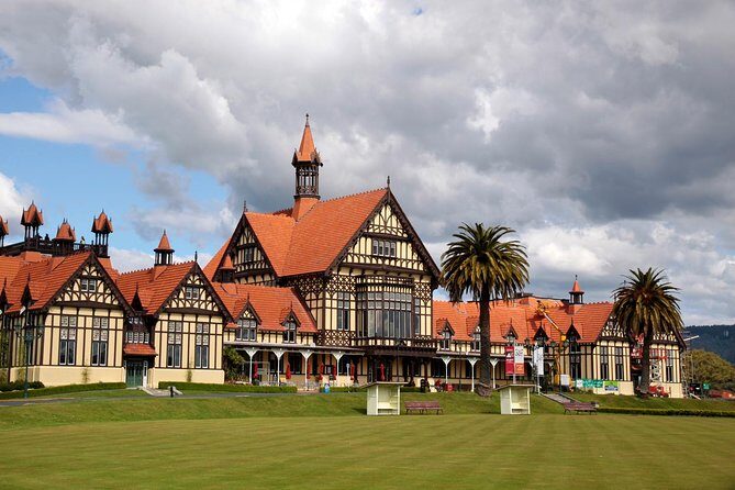 Rotorua and Waitomo - A Closer Look at the Itinerary