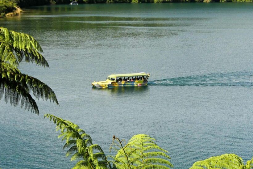 Rotorua City and Lakes Duck Tour - Why the Guides Make a Difference