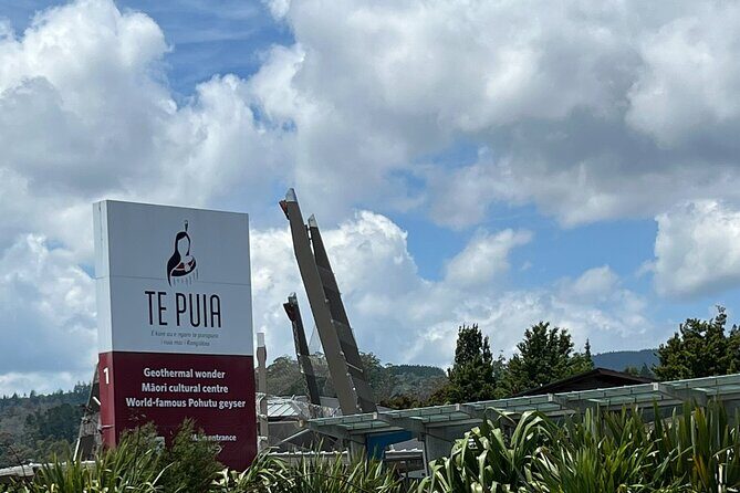 Rotorua Day Trip To Visit Te Puia Geothermal Wonderland - An Honest Look at the Rotorua Day Trip to Te Puia Geothermal Wonderland