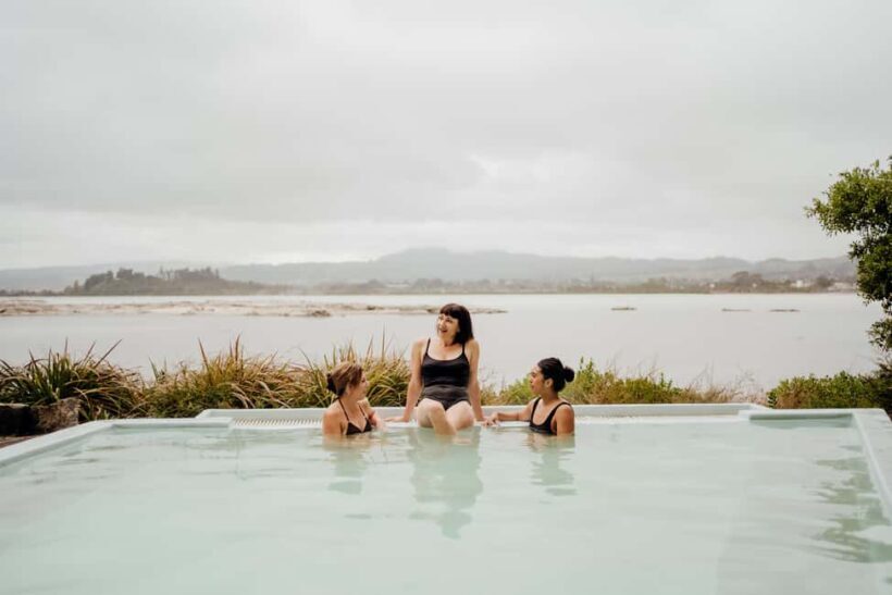 Rotorua Lake: Deluxe Lake Spa Geothermal Hot Spring Bathing - How Relaxing Is the Setting?
