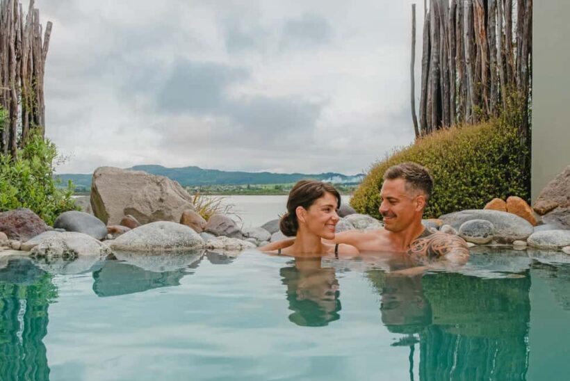 Rotorua: Lake View Private Pools Experience - Key Points