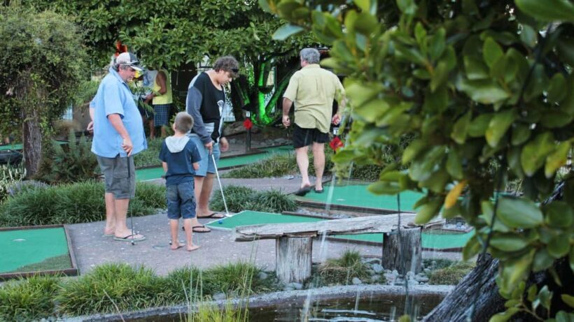Rotorua: Mini Golf Experience - Key Points