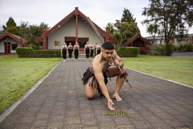 Rotorua: Te R Guided Experience + Haka - Key Points