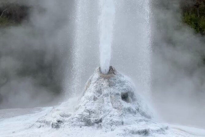 Rotorua to Wai-o-Tapu Thermal Wonderland Shuttle - What You Can Expect on the Tour