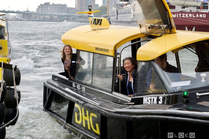 Rotterdam: De Rotterdam, Cube Houses, Watertaxi and Markthal - Extras: Postcards, Snacks, and Views