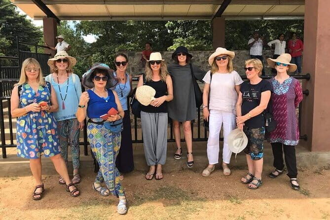 Round tour in Sri Lanka 11daysby Aaliya Tours-Hotels with H/B - The Sum Up