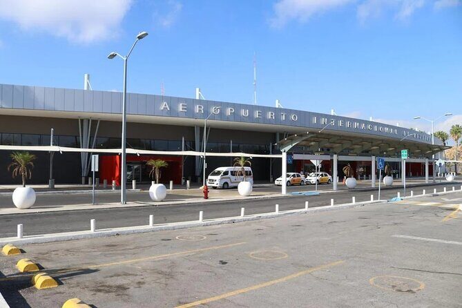 Round transfer airport to hotel in Mazatlán - The Experience in Detail