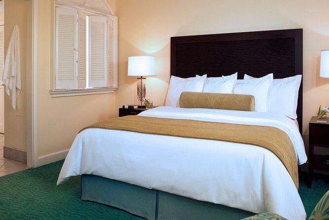 Round trip Airport (LPIA) to Baha Mar, Melia, West Bay St, Cable Beach, Breezes - What Makes This Transfer Stand Out?