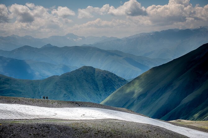 Round Trip Bus Transfer to Juta From Kazbegi - Booking Information and Pricing