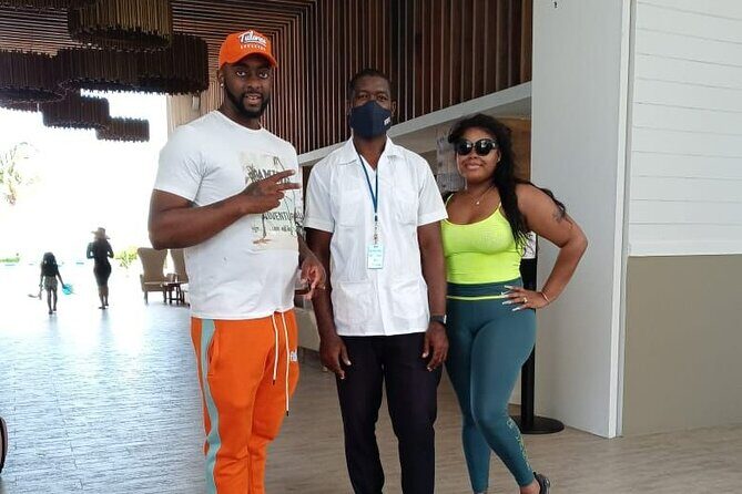 Round-Trip or Direct Private Airport Transfers to Runaway Bay - Key Points