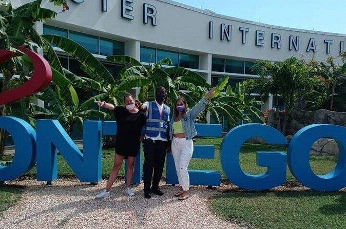 Round-Trip or Direct Private Airport Transfers to Runaway Bay - Who Is This Transfer Best For?