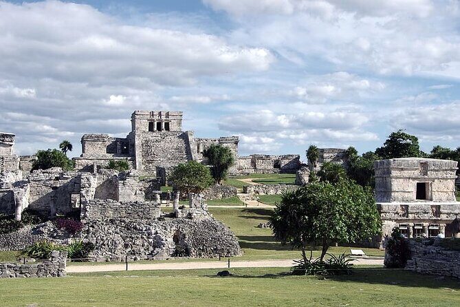Round-trip Private Transfer Cancun Airport to TULUM Downtown - The Value and Practicality