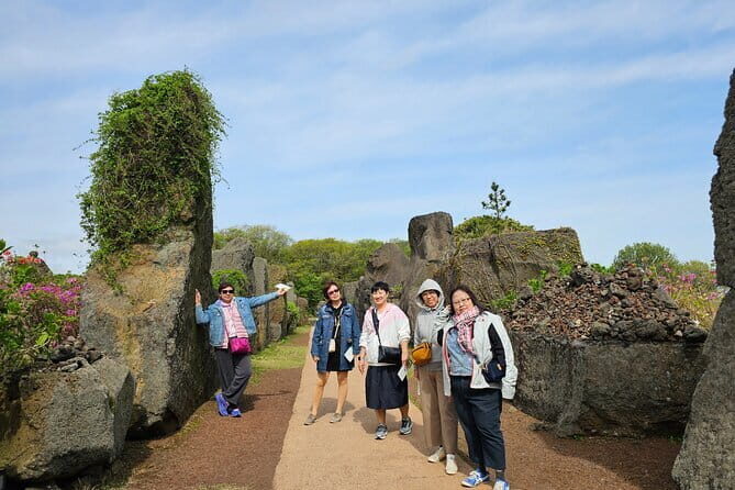 Round Trip Private Transport to Jeju Stone Park - A Closer Look at the Experience