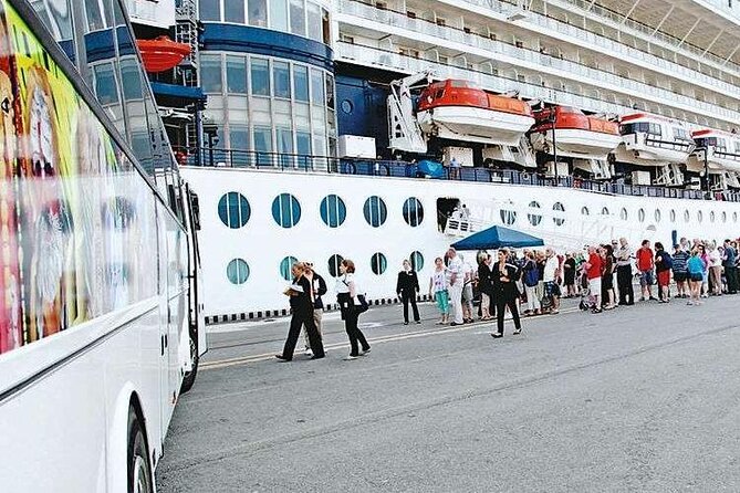 Round-trip shuttle transfer between Le Havre and Honfleur - The Itinerary and What You Can Expect