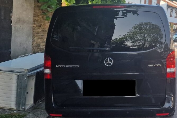 Round Trip Taxi Transfer - Luton Airport To & From London - Pickup and Drop-off Information