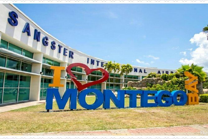 Round-Trip Transfer Airport Transfer to Hotels in Montego Bay - Key Points