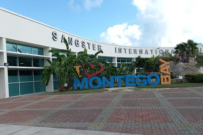 Roundtrip Airport Transfer from Montego Bay to Ocho Rios and Runaway Bay Hotels - The Practical Side: Transportation and Timing