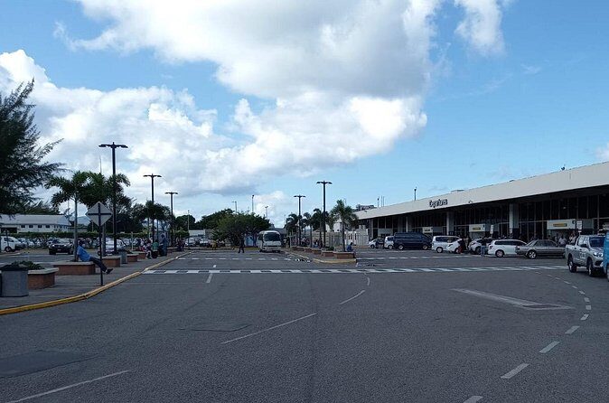 Roundtrip Airport Transfer from Montego Bay to Ocho Rios and Runaway Bay Hotels - Comparing Value and Alternatives