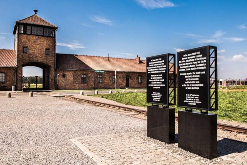 RoundTrip from Krakow to Auschwitz + Entrance Tickets - Why This Tour Offers Excellent Value