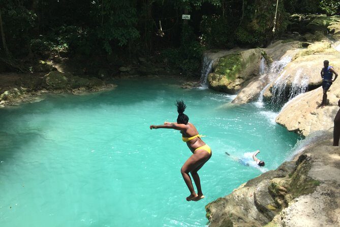 Roundtrip Private Shuttle from Ocho Rios to Blue Hole and Back - Ocho Rios to Blue Hole: A Private Shuttle Experience Worth Considering