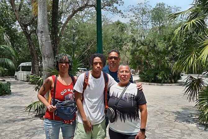 Roundtrip Private Transfer Cancun - Xcaret Parks (1-8 Pax) - Key Points