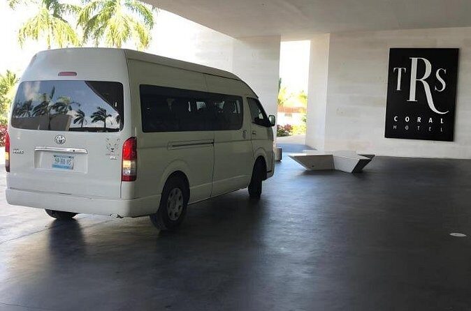 Roundtrip Private Transfer Cancun - Xcaret Parks (1-8 Pax) - Analyzing the Cost and Value