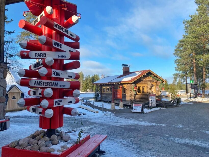 Rovaniemi: Guided Tour of Santa Claus Village with Pickup - Santa’s Post Office and Sending a Postcard