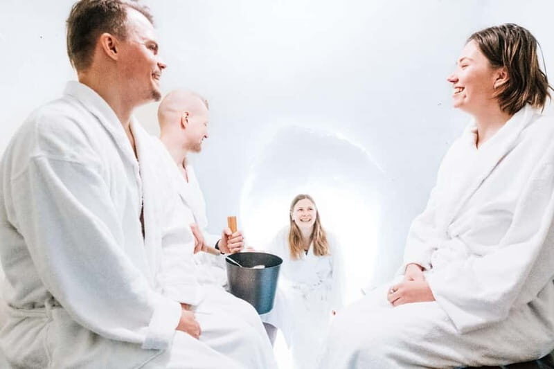 Rovaniemi: Ice Restaurant Dinner with Snow Sauna & jacuzzi - Key Points