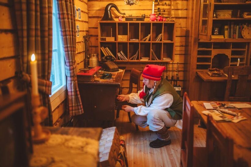 Rovaniemi: Reindeer Ride to Santa through the Magic Forest - Meeting Santa in His Private Hideout